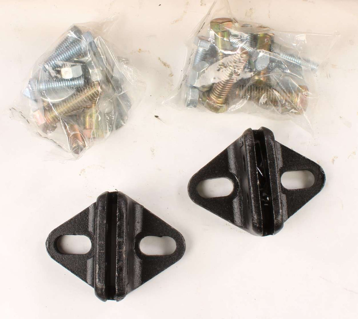 BETTS ­-­ DF25-930 ­-­ BRACKET – Iron Wing Parts