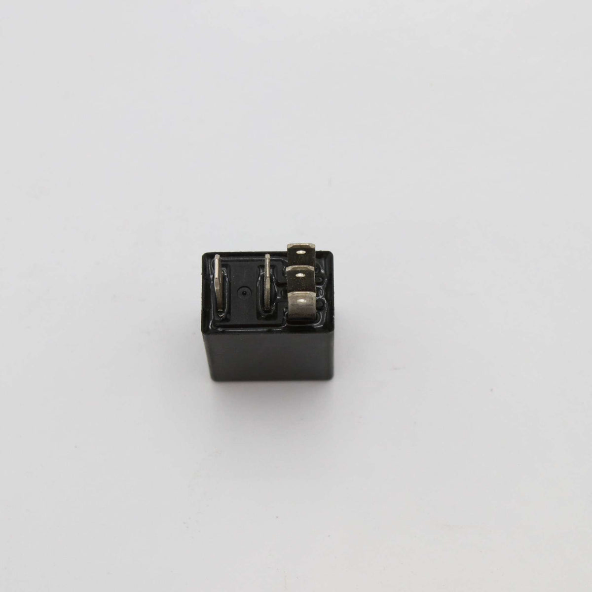 VOLVO ­-­ 20754835 ­-­ RELAY – Iron Wing Parts