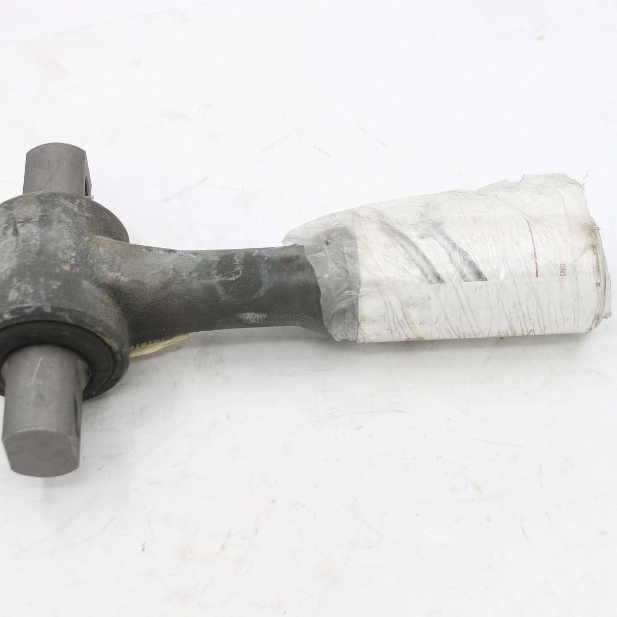 VOLVO ­-­ 3093581 ­-­ TORQUE ROD – Iron Wing Parts