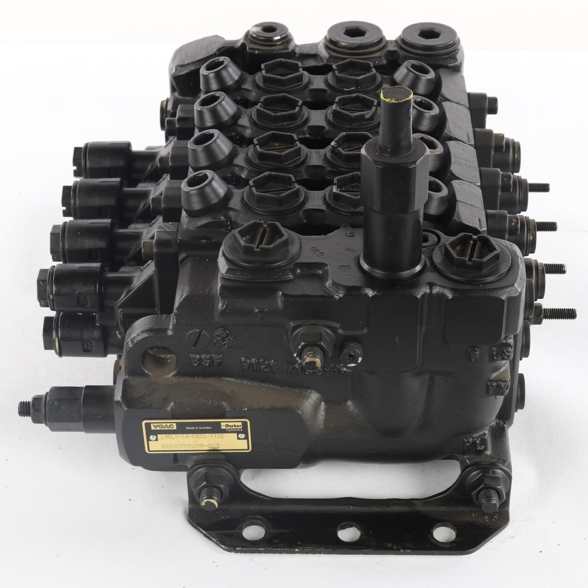 PARKER ­-­ L90LS-04-DE01-111D ­-­ FOUR SPOOL HYDRAULIC CONTROL VALVE ...