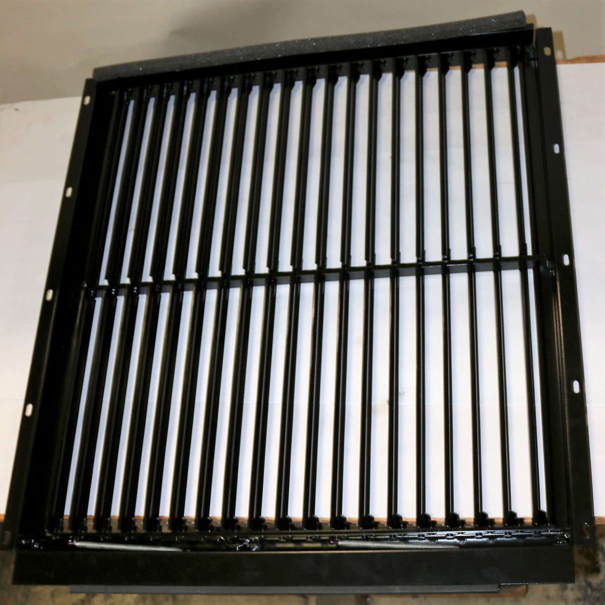 VOLVO ­-­ 25073942 ­-­ SHUTTER – Iron Wing Parts