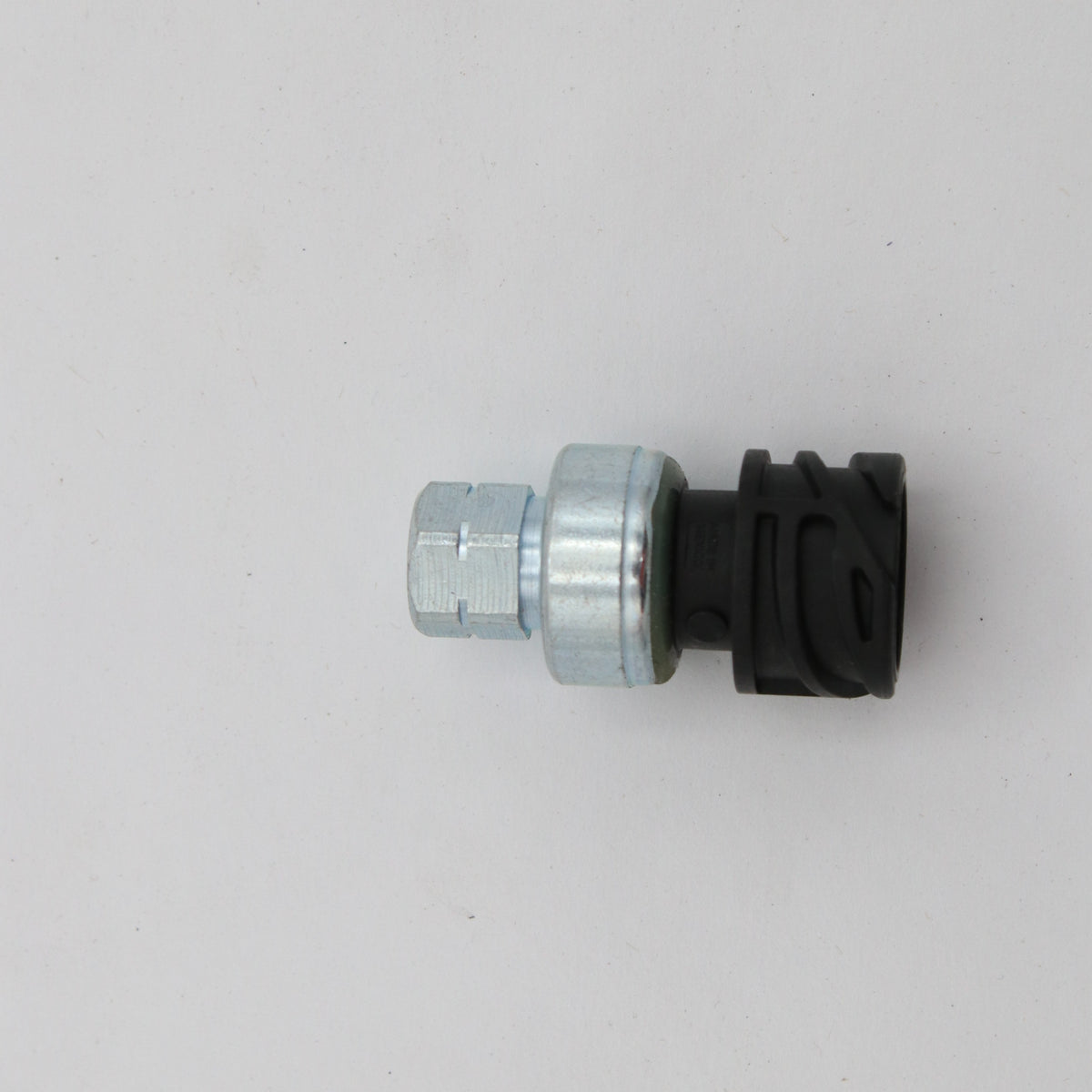 VOLVO ­-­ 22443552 ­-­ A/C HIGH PRESSURE SWITCH – Iron Wing Parts