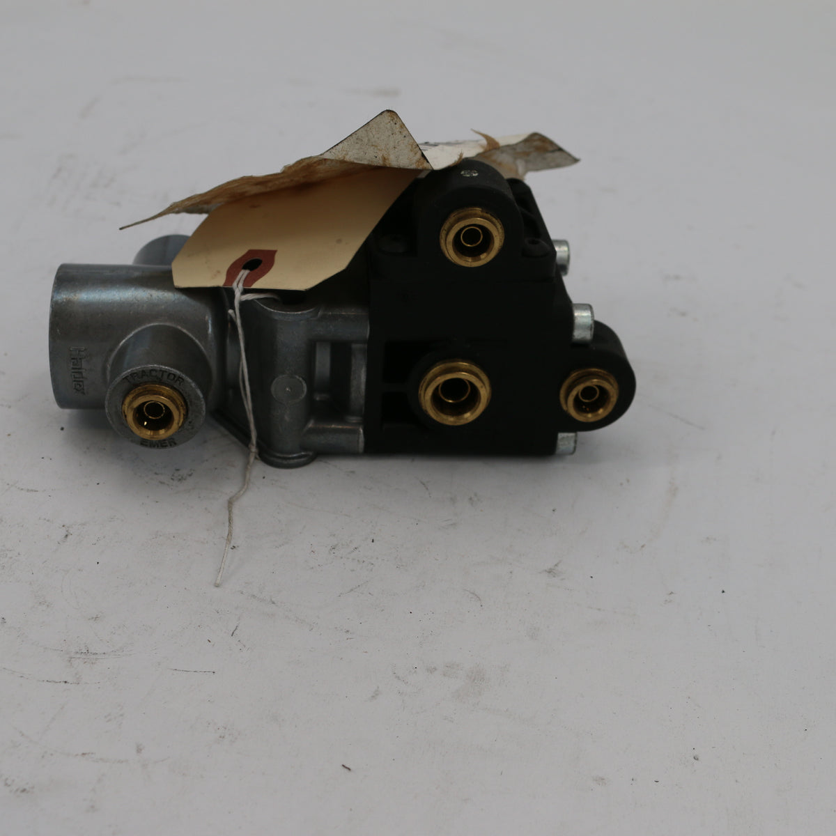 WABCO ­-­ RKN34127 ­-­ VALVE - AIR - TRACTOR PROTECTION – Iron Wing Parts