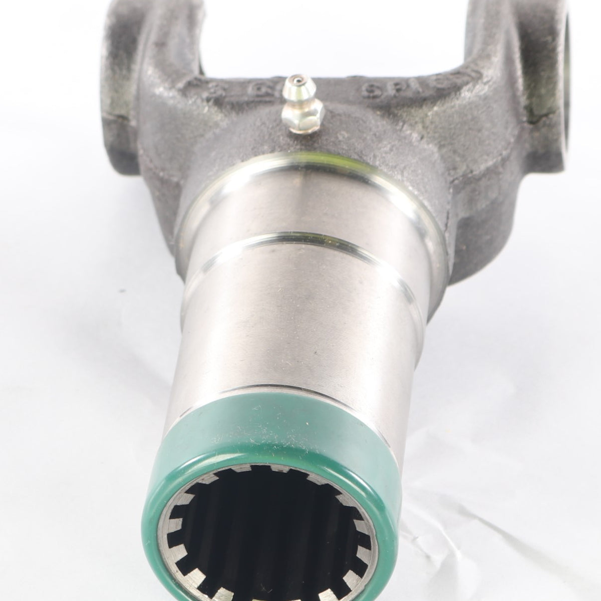 DANA SPICER ­-­ 3-3-2991X ­-­ DRIVE SHAFT SLIP YOKE W/GREASER 1350 SER ...