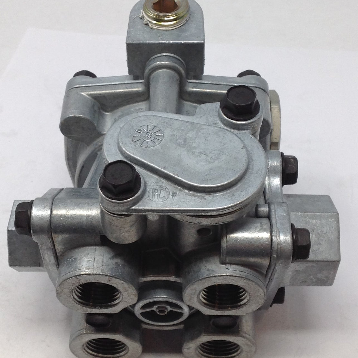 HALDEX ­-­ 26000RX ­-­ REMAN RT4 MULTIFUNCTION TRAILER VALVE – Iron ...
