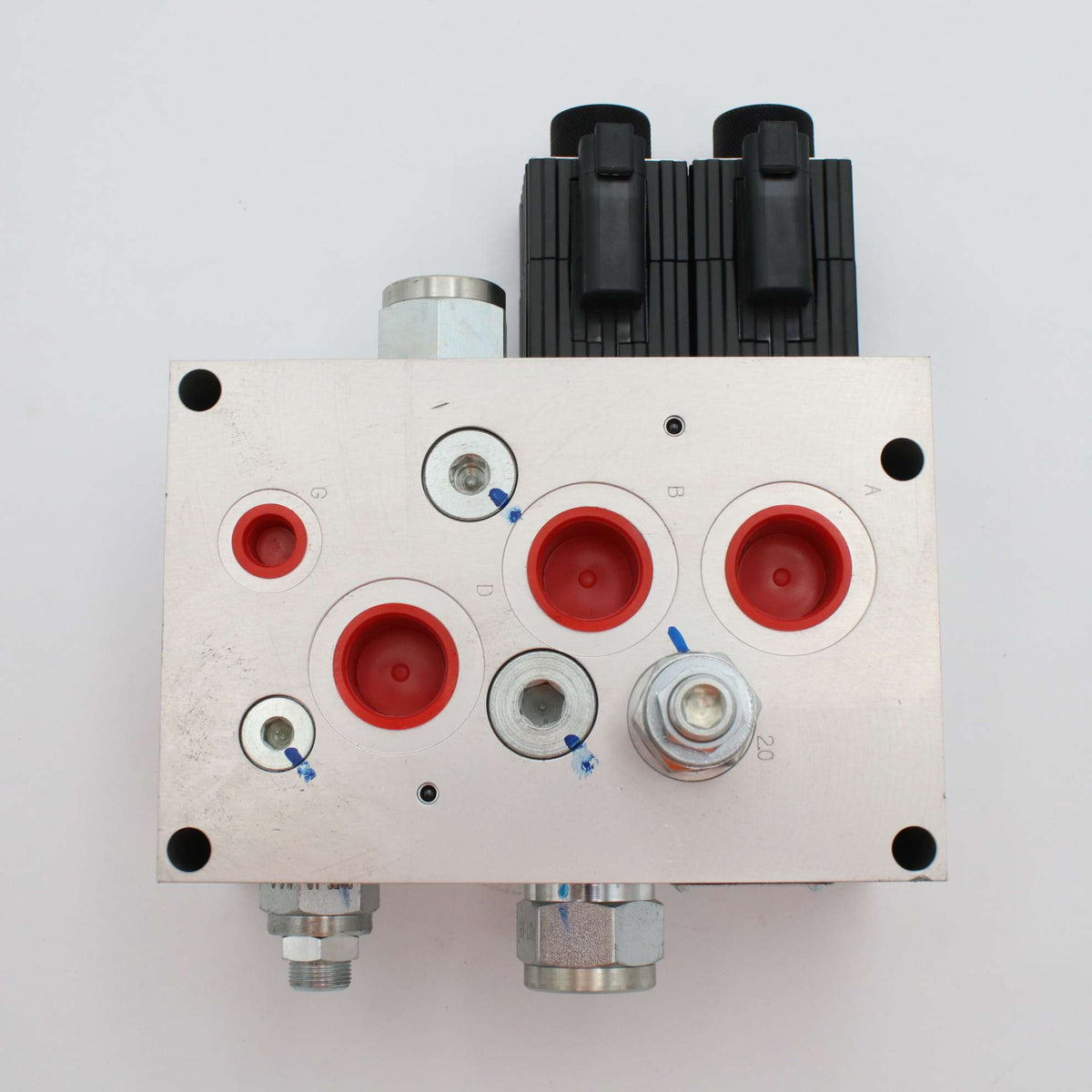 BUCHER HYDRAULICS ­-­ CDM-1696-12V ­-­ OUTRIGGER CONTROL VALVE – Iron ...