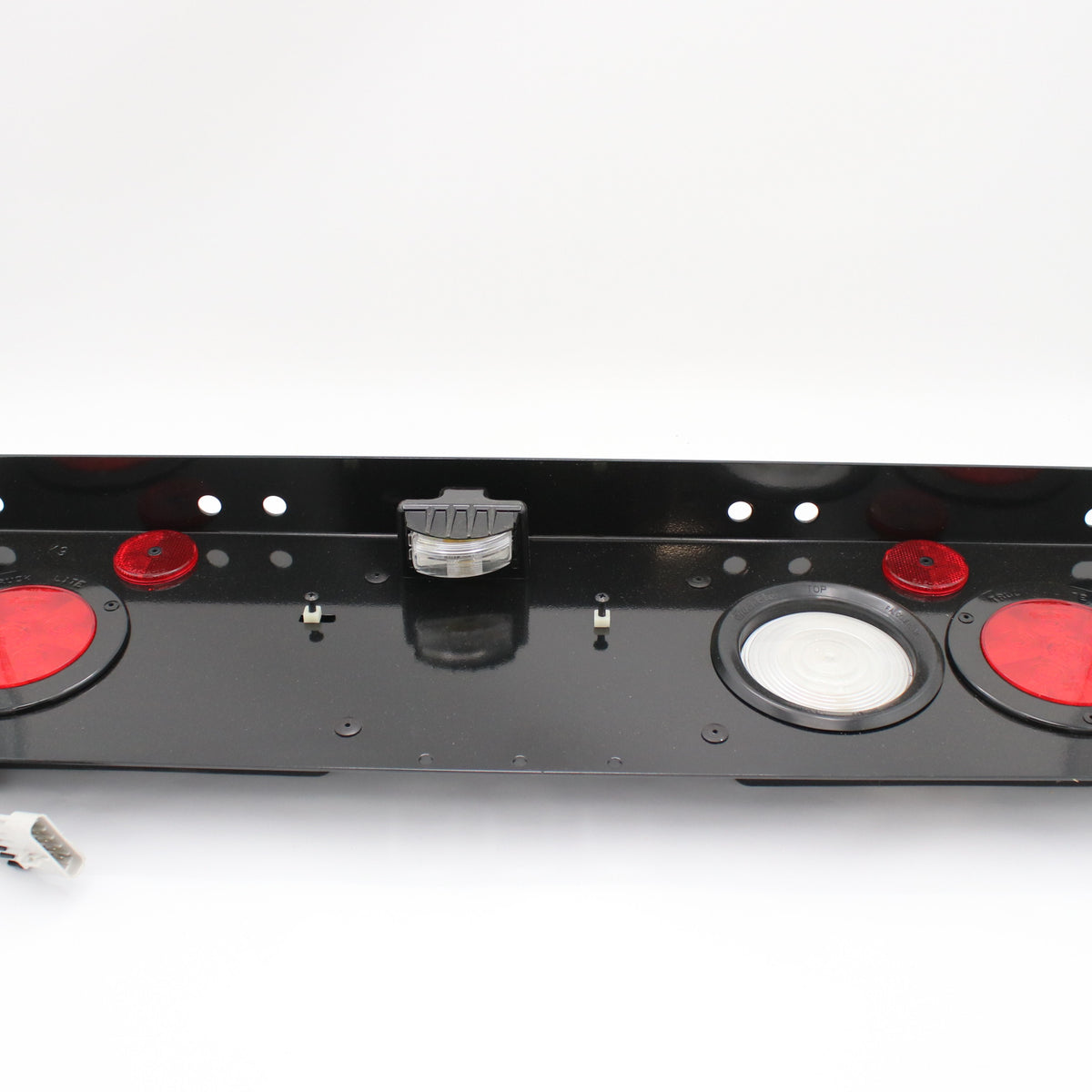NAVISTAR ­-­ 3599249C1 ­-­ TAIL LIGHT AND STOP LIGHT – Iron Wing Parts