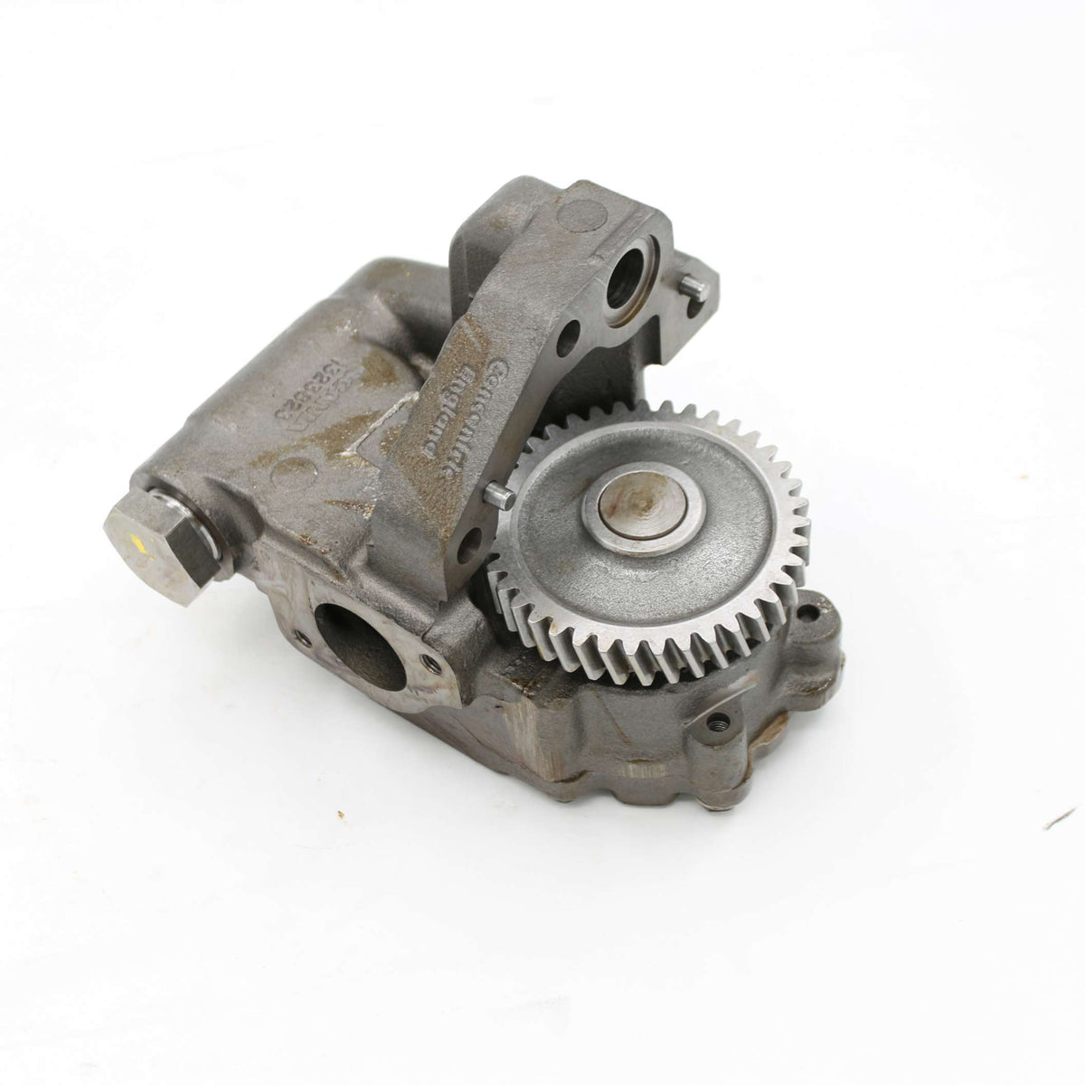 SCANIA ­-­ 1323823 ­-­ PUMP OIL – Iron Wing Parts