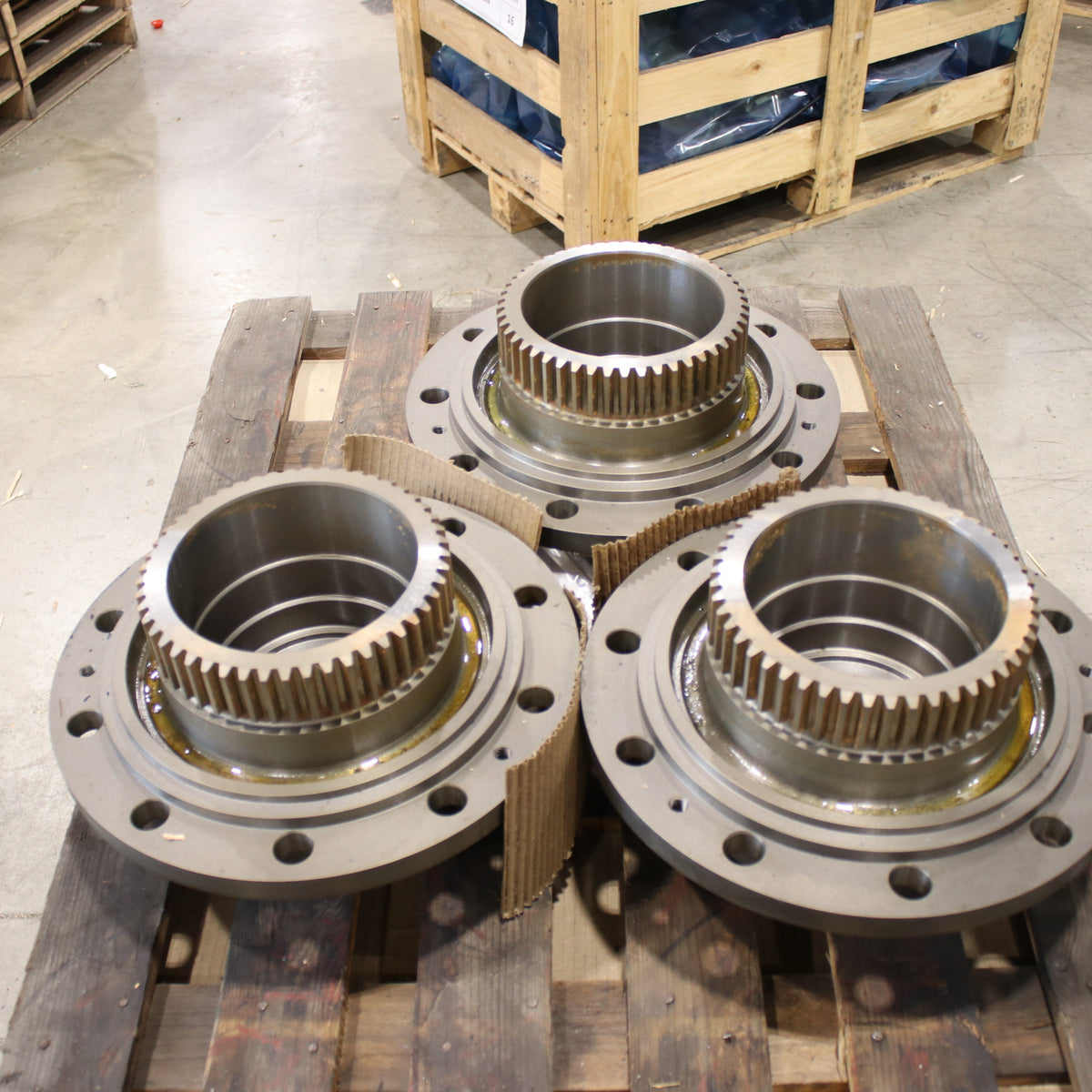 AXLETECH ­-­ 333C4371 ­-­ CAST IRON WHEEL HUB – Iron Wing Parts