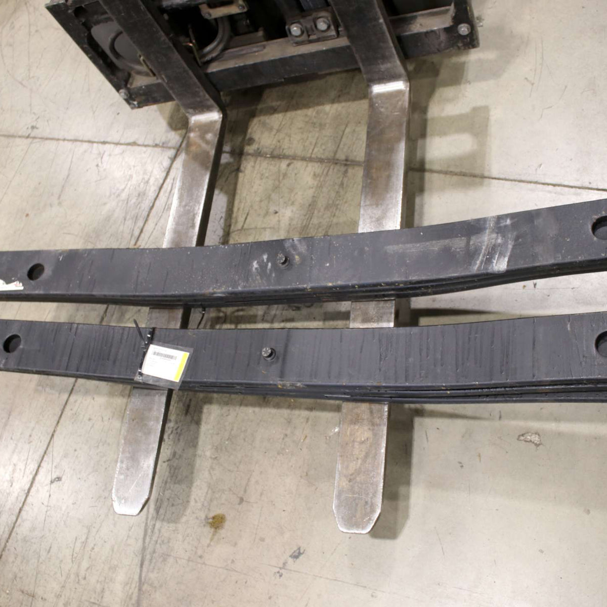 DAYTON PARTS ­-­ TRA-2750 ­-­ LEAF SPRING – Iron Wing Parts